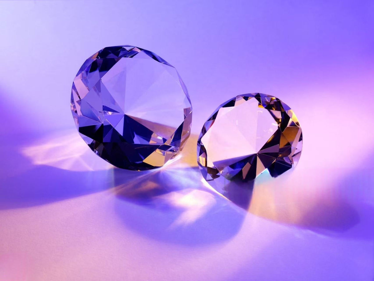 April Birthstones: Your Guide to Diamonds and Alternative Gems
